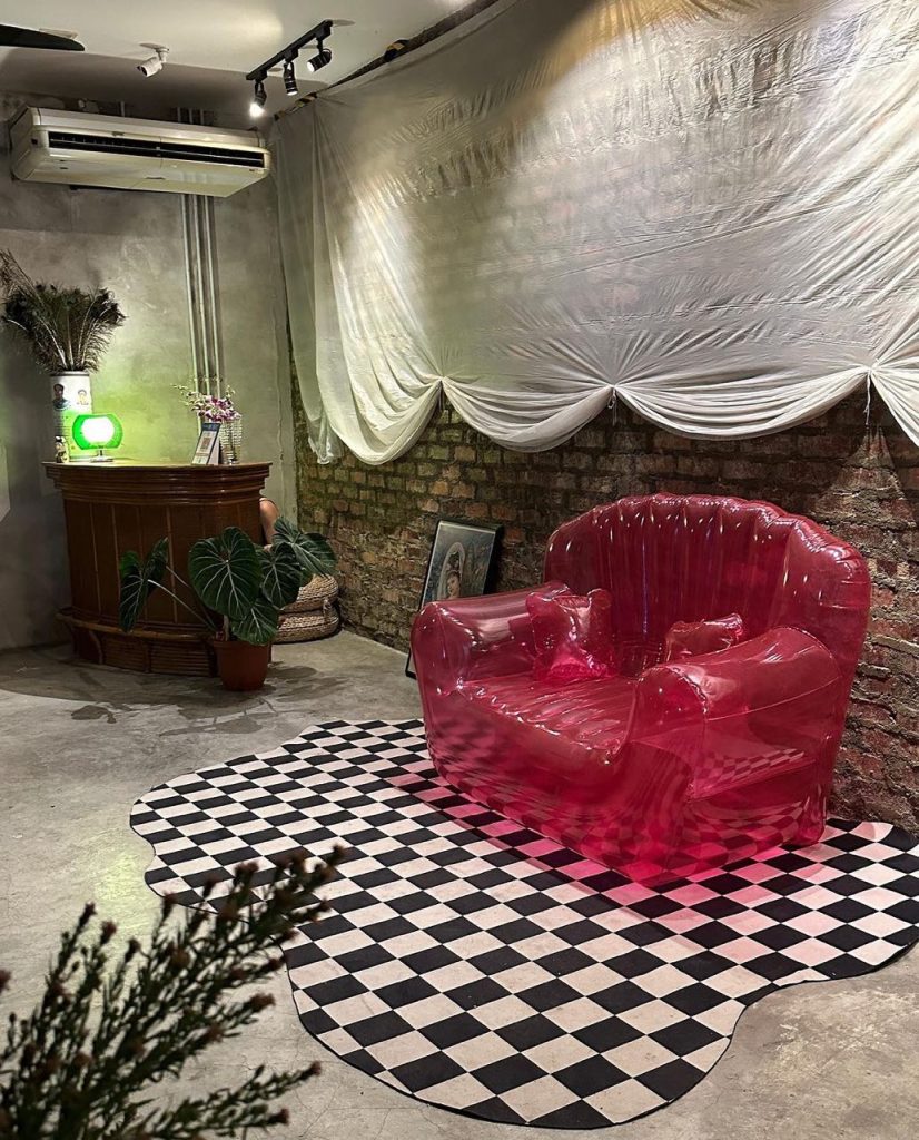 GRUNGEY Y2K-INSPIRED CAFÉ IN JOHOR BAHRU WITH RIBBON COQUETTE AESTHETIC ...