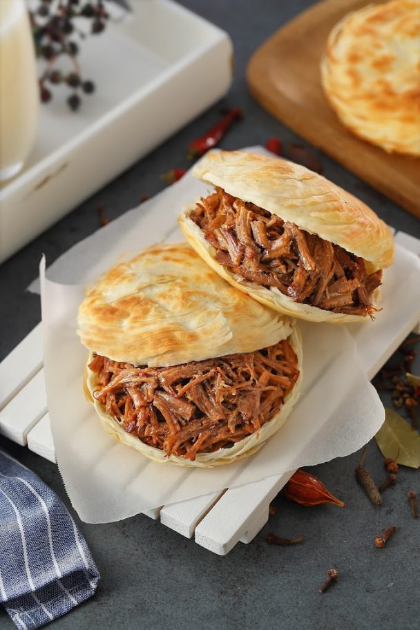 BINGZ: FAMOUS CRISPY BURGER CHAIN OPENS IN SINGAPORE, HAS VIRAL MEAT ...