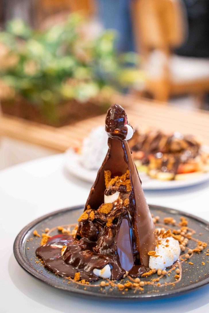DIPNDIP: VIRAL CHOCOLATE DESSERT CAFÉ OPENS IN SINGAPORE, HAS CHOCOLATE ...