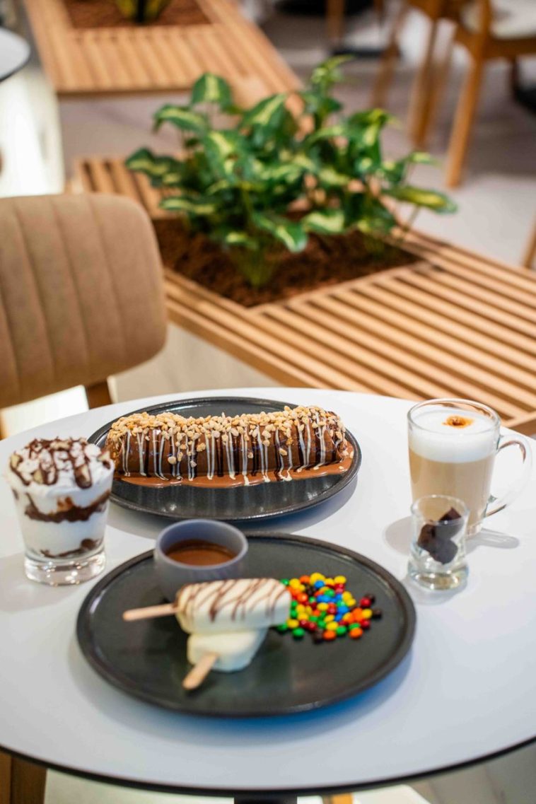 DIPNDIP: VIRAL CHOCOLATE DESSERT CAFÉ OPENS IN SINGAPORE, HAS CHOCOLATE ...