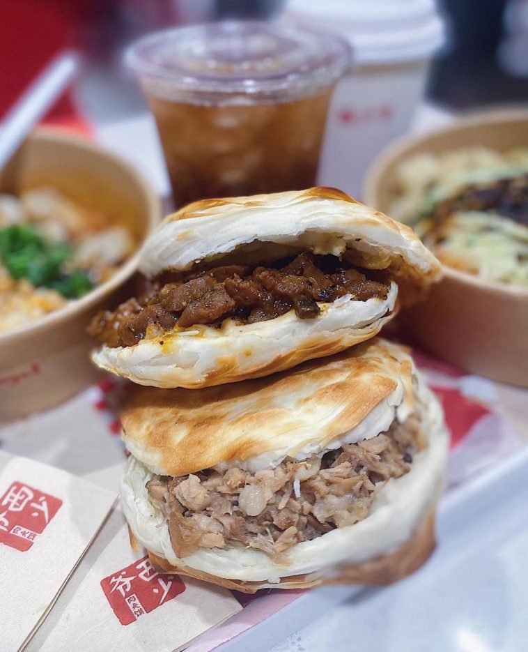 BINGZ: FAMOUS CRISPY BURGER CHAIN OPENS IN SINGAPORE, HAS VIRAL MEAT ...