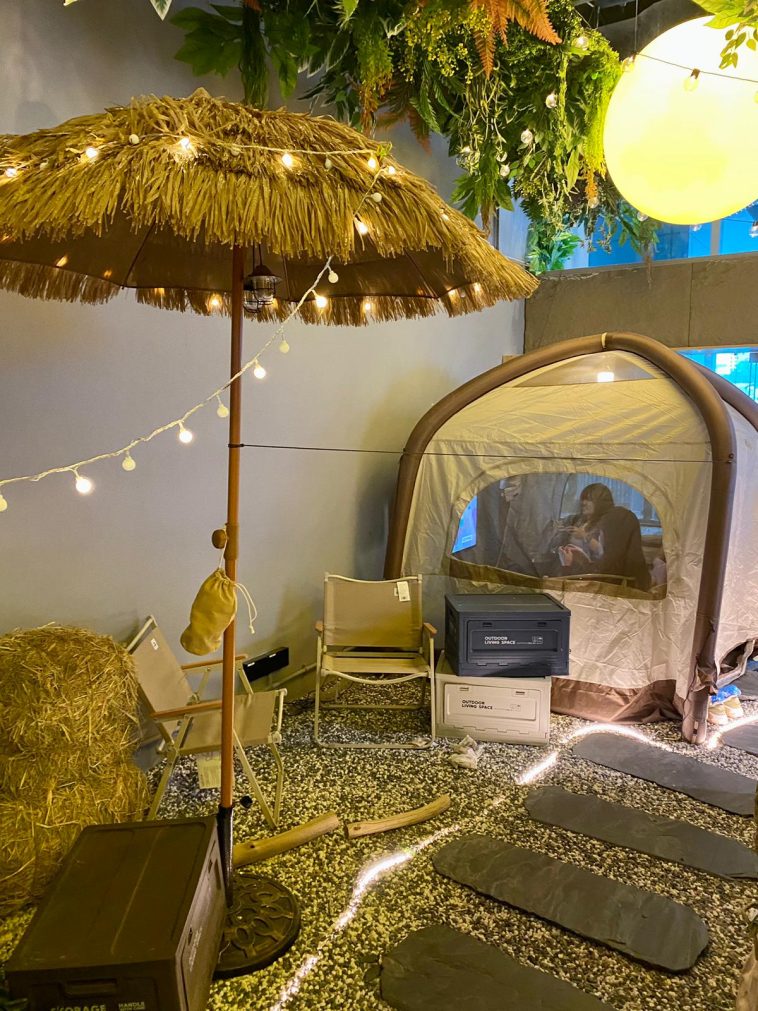 INDOOR CAMPING-THEMED GAME CAFÉ IN ORCHARD HAS COSY PRIVATE TENTS WITH ...