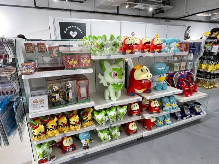 POKÉMON POP-UP WITH GIANT POKÉMON CARD DISPLAYS, MERCHANDISE & FREE ...
