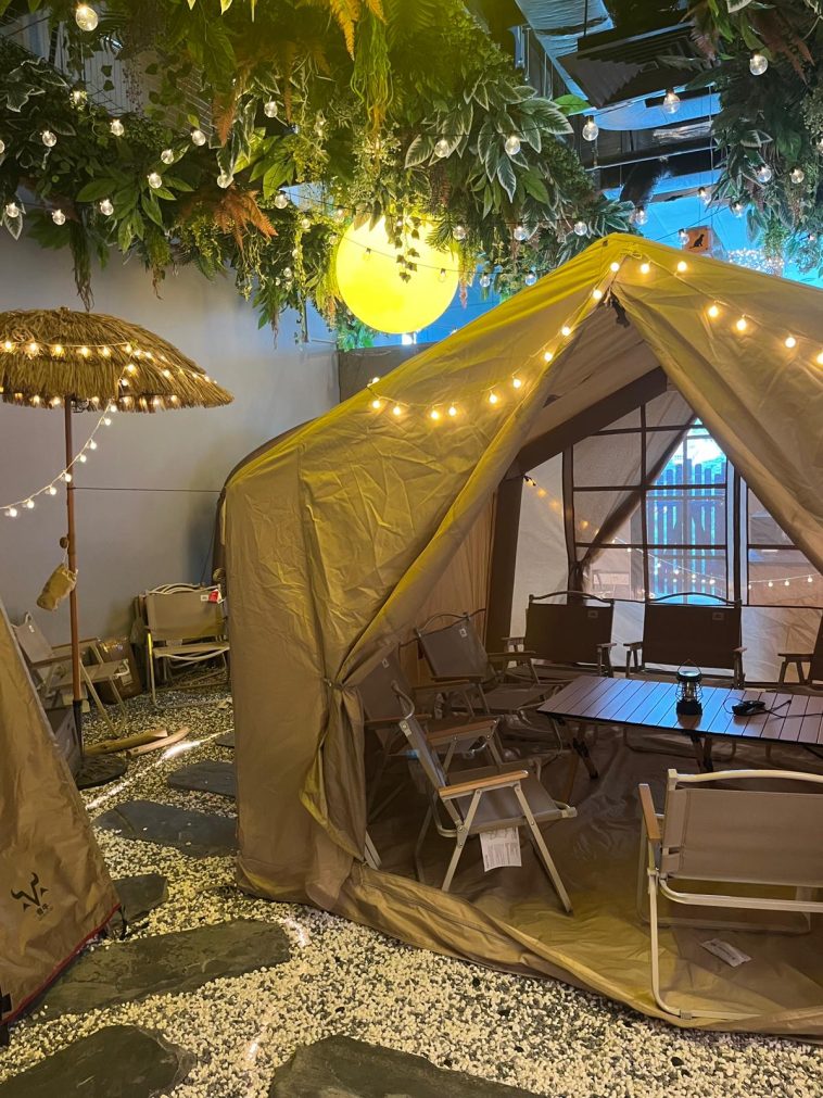 INDOOR CAMPING-THEMED GAME CAFÉ IN ORCHARD HAS COSY PRIVATE TENTS WITH ...