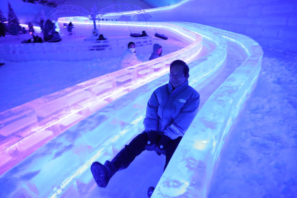 ICE MAGIC SINGAPORE: NEW FIRST-EVER MERRY-GO-ROUND ON ICE, DOUBLE-LANE ...