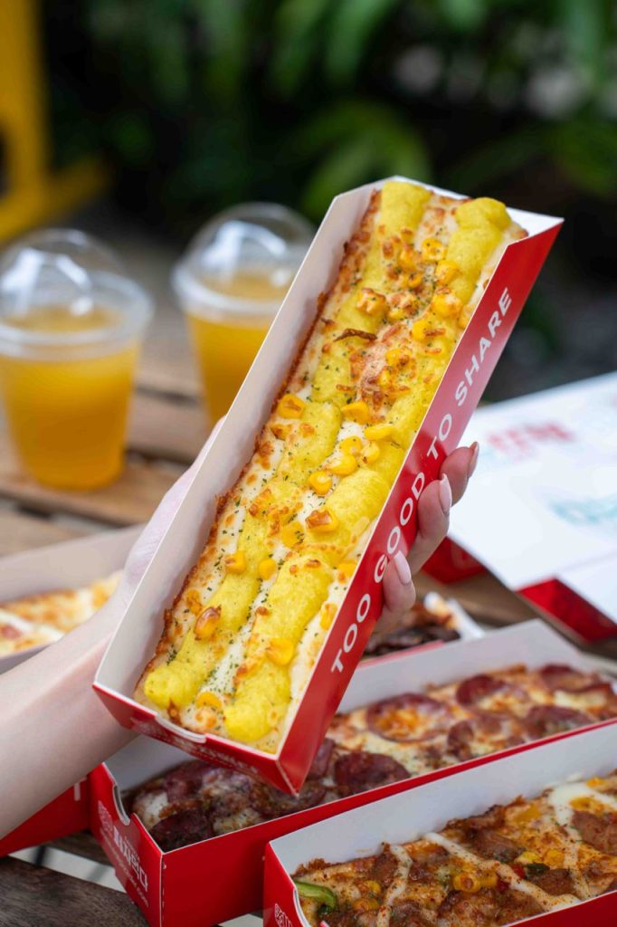 EAT PIZZA: SOUTH KOREA’S LARGEST PIZZA CHAIN OPENS IN SINGAPORE WITH VIRAL “RECTANGLE” PIZZAS ...