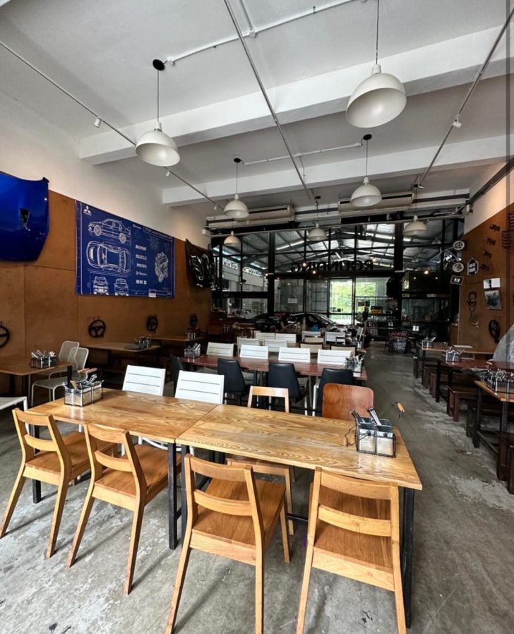 ROUNDING: SINGAPORE’S FIRST CAR CAFÉ WITH RACING SIMULATORS, POOL ...