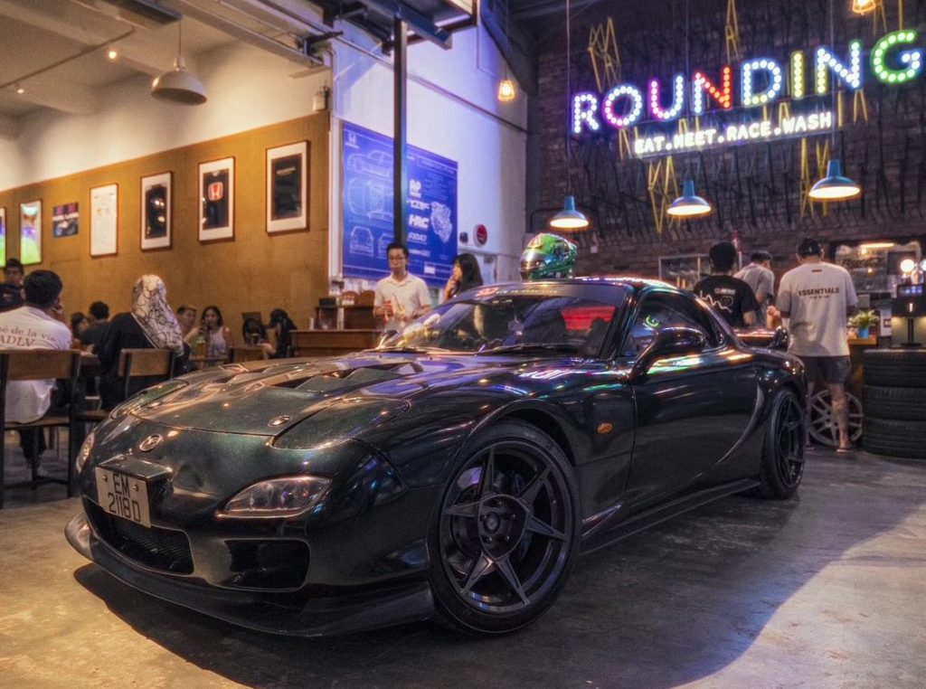 ROUNDING: SINGAPORE’S FIRST CAR CAFÉ WITH RACING SIMULATORS, POOL ...