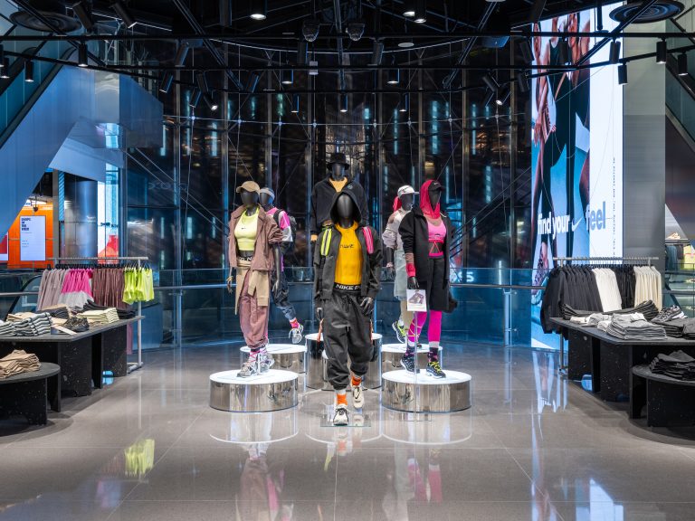 NIKE ORCHARD ROAD: LARGEST 3-STOREY NIKE STORE IN ASIA WITH FITNESS ...