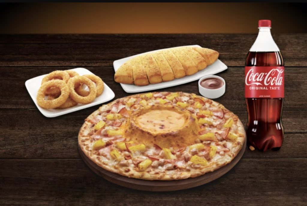 VIRAL EXPLOSIVE CHEESY “VOLCANO” PIZZA WITH HOT MOLTEN “CHEESE CRATER ...