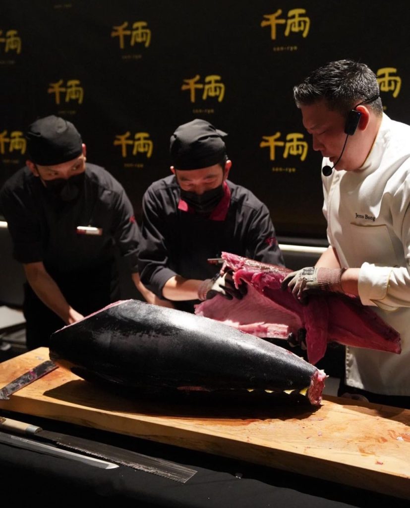 LIVE BLUEFIN TUNA “AUCTION” & CUTTING DEMONSTRATION IN SINGAPORE LETS ...
