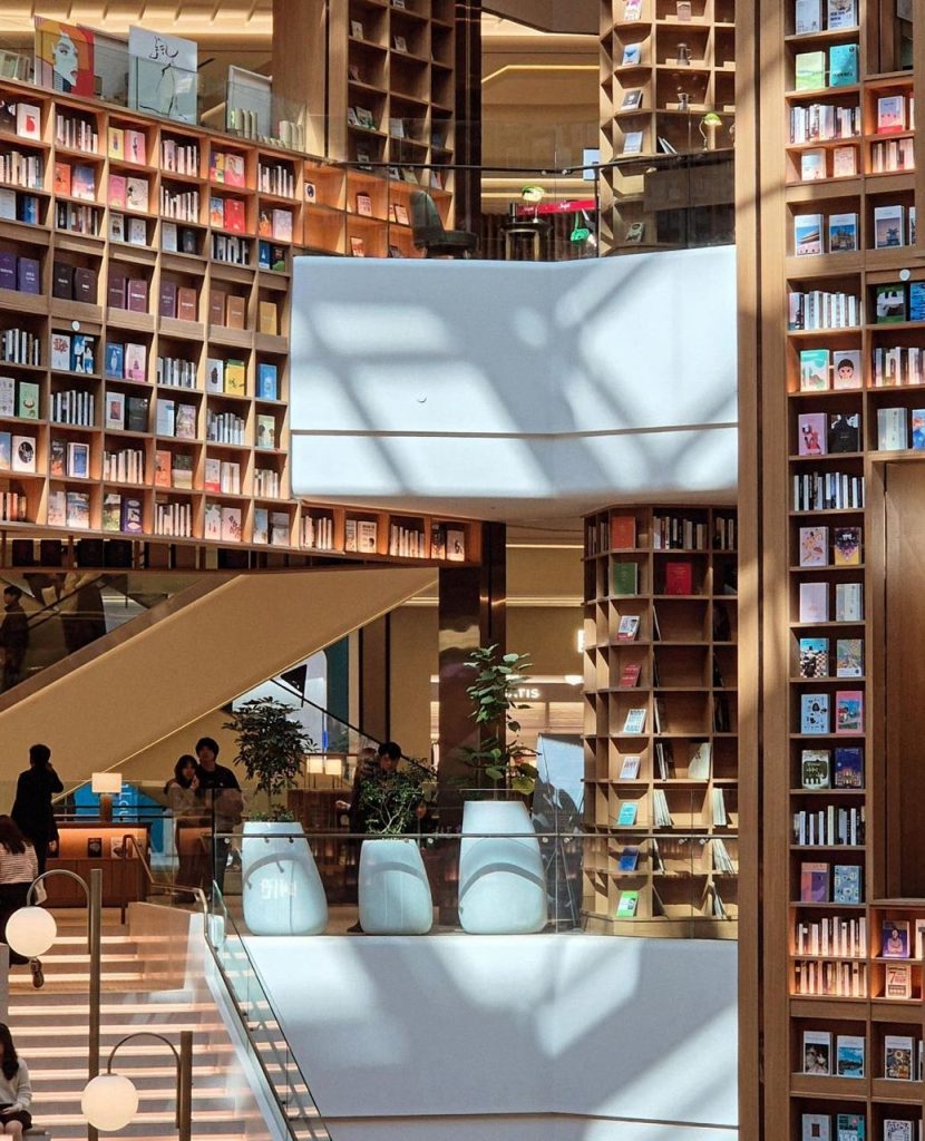 ICONIC STARFIELD LIBRARY IN KOREA OPENS NEW MASSIVE 4-STOREY OUTLET ...