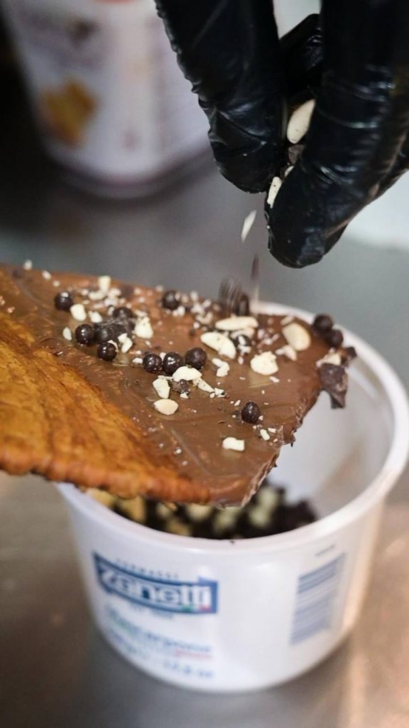 VIRAL CRUNCHY “SMASHED” CROISSANTS FROM TIKTOK NOW AVAILABLE IN ...