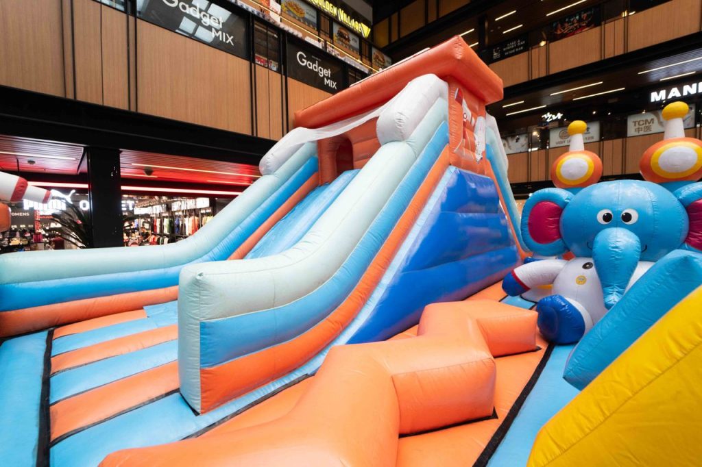SPACE-THEMED INFLATABLE PLAYGROUND IN PAYA LEBAR WITH GIANT SLIDES ...