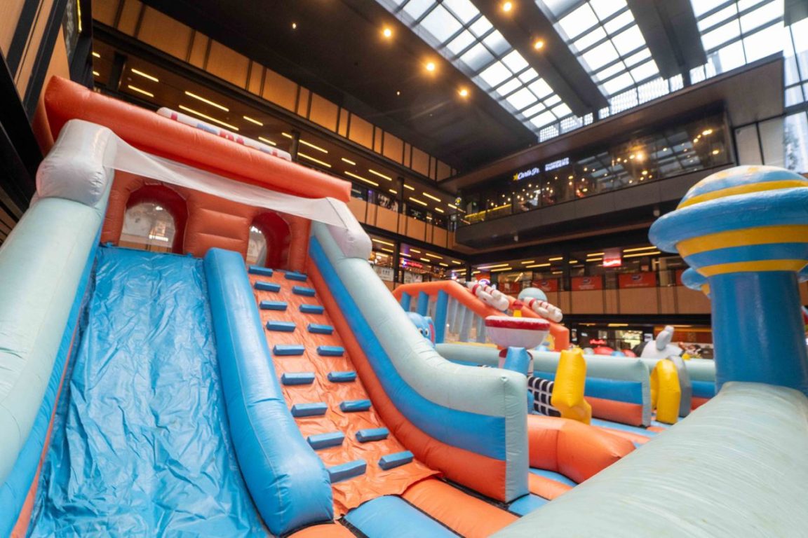 SPACE-THEMED INFLATABLE PLAYGROUND IN PAYA LEBAR WITH GIANT SLIDES ...