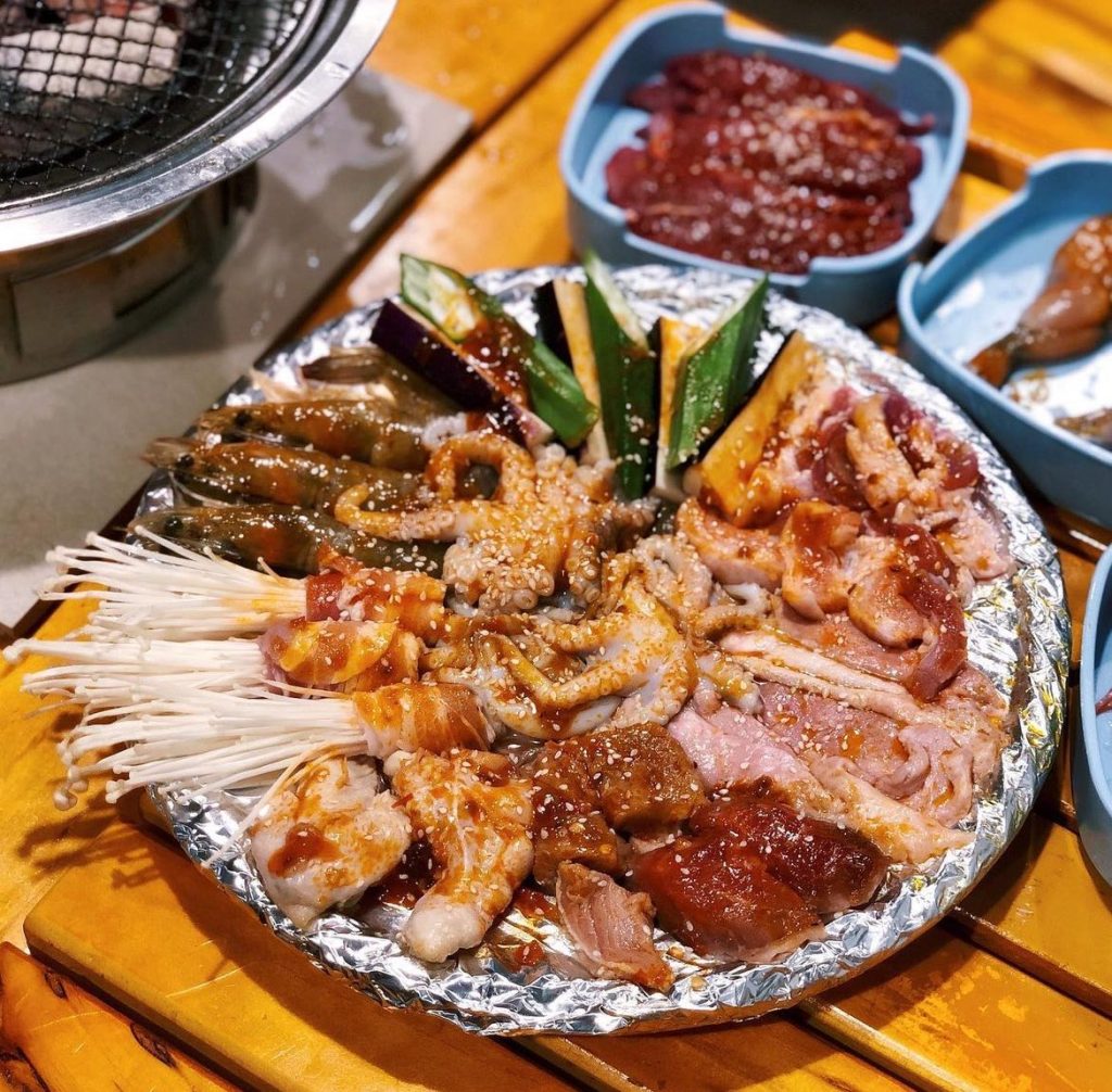 24-HOUR VIETNAMESE SEAFOOD BUFFET WITH OVER 300 ITEMS & NO TIME LIMIT ...