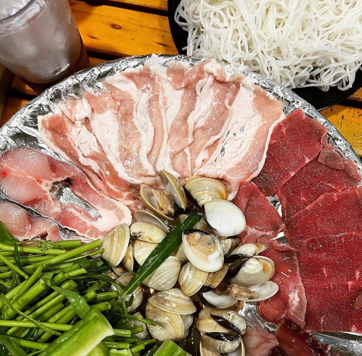 24-HOUR VIETNAMESE SEAFOOD BUFFET WITH OVER 300 ITEMS & NO TIME LIMIT ...