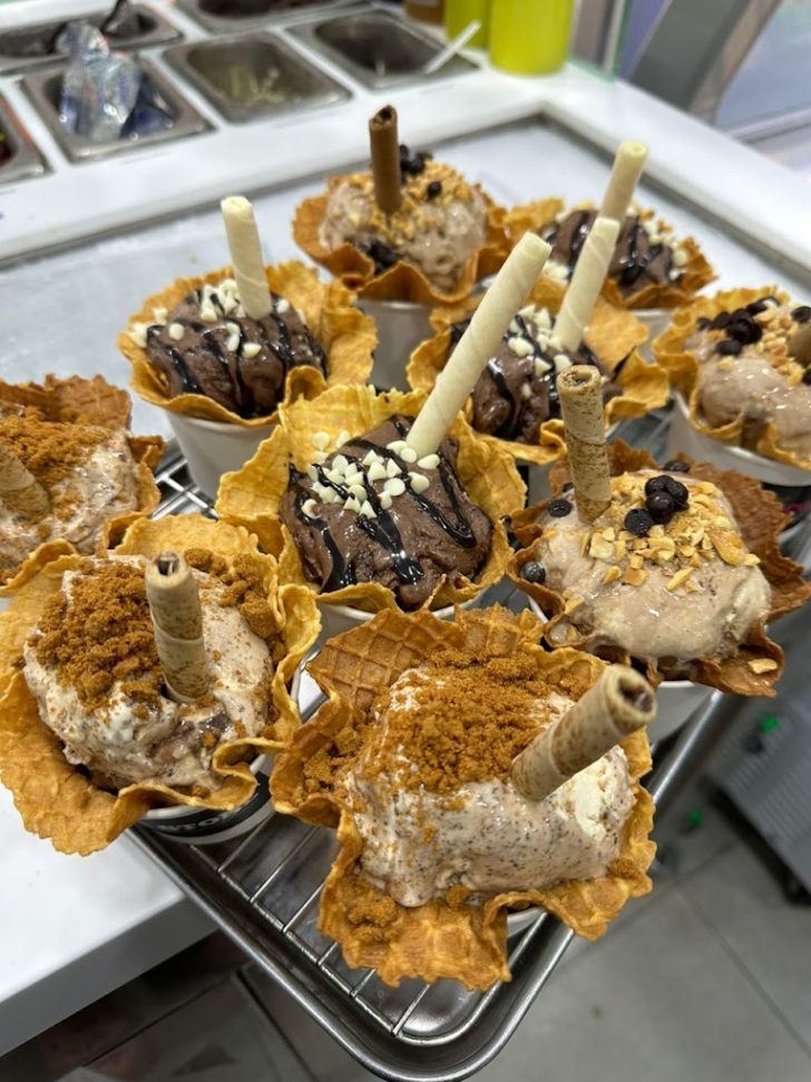 CONE STONE: DIY COLD STONE ICE CREAM IN SINGAPORE WITH OVER 30 TOPPINGS ...