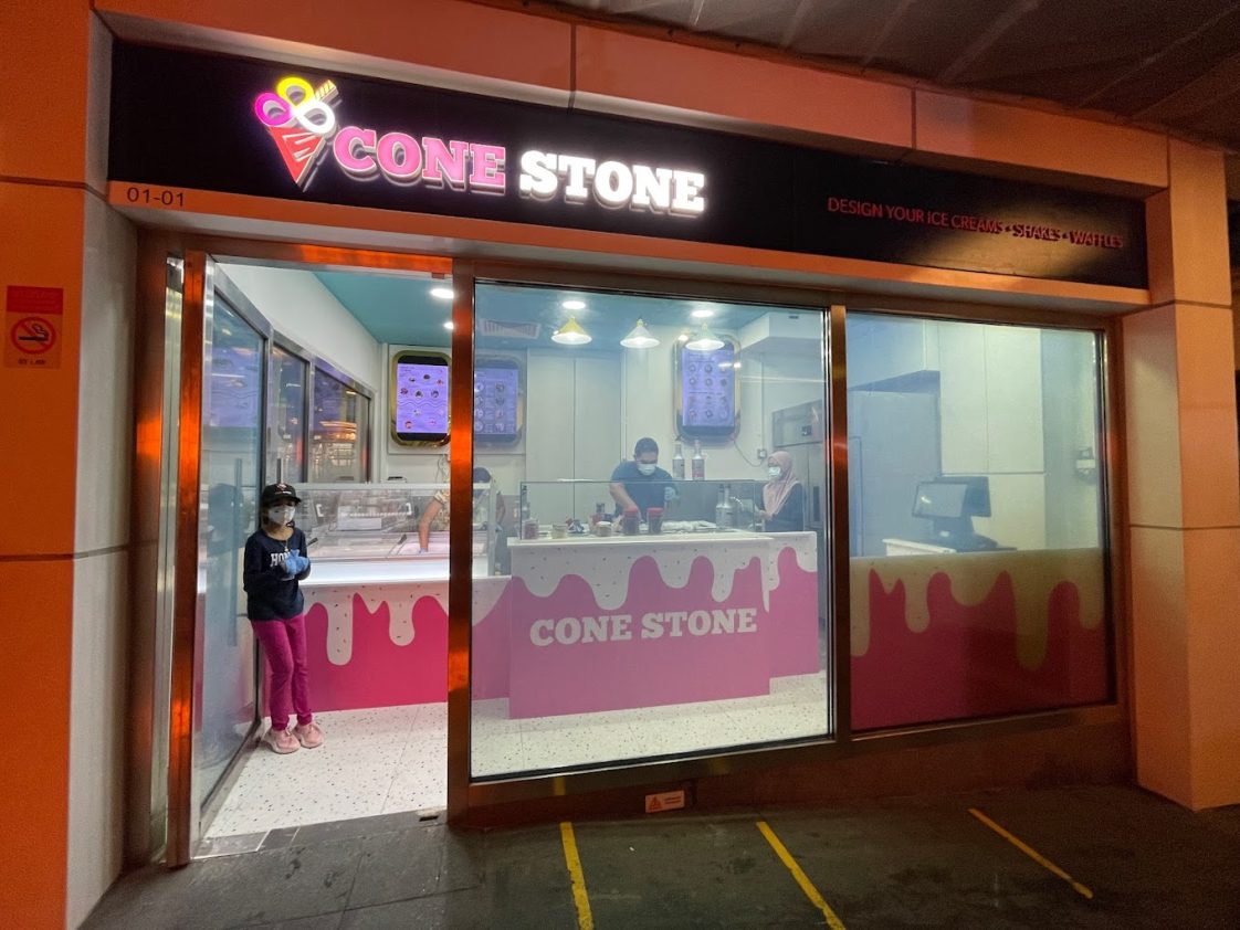 CONE STONE: DIY COLD STONE ICE CREAM IN SINGAPORE WITH OVER 30 TOPPINGS ...