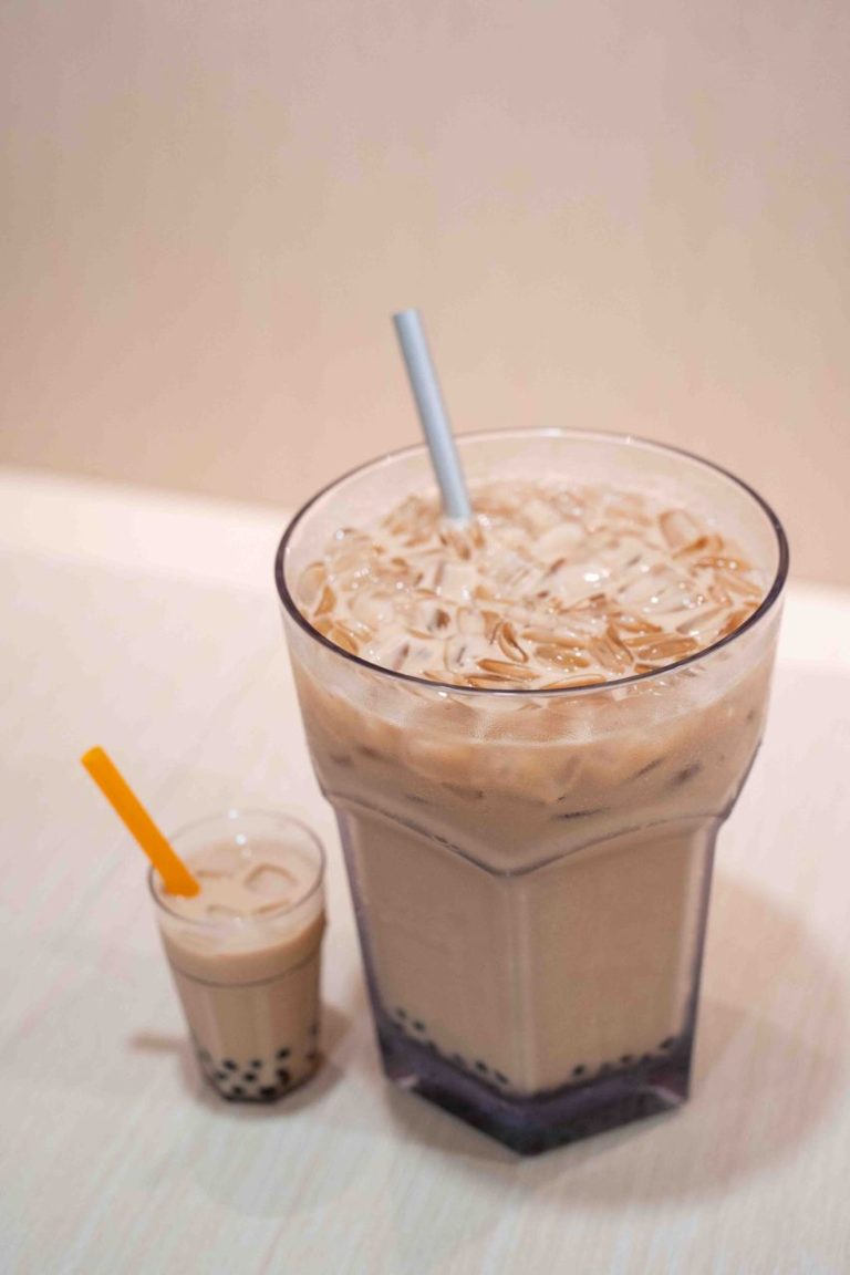 FIRST-EVER MEGA 5-LITRE BUBBLE TEA IN SINGAPORE OVERFLOWING WITH 1KG ...