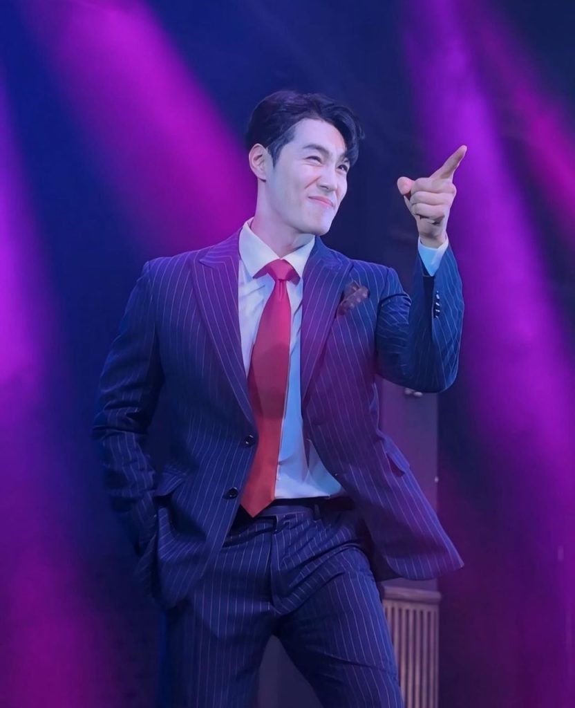 POPULAR KOREAN “MAGIC MIKE” LIVE SHOW WITH SHIRTLESS KOREAN OPPAS ...