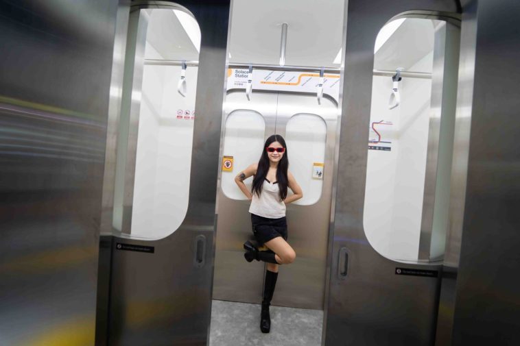 FIRST-EVER MRT-THEMED PHOTO BOOTH IN ORCHARD WITH ACTUAL TRAIN CABINS ...