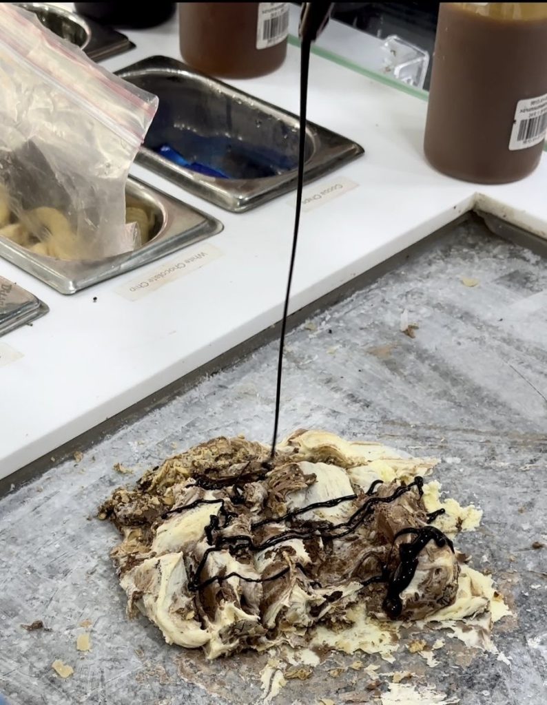 CONE STONE: DIY COLD STONE ICE CREAM IN SINGAPORE WITH OVER 30 TOPPINGS ...