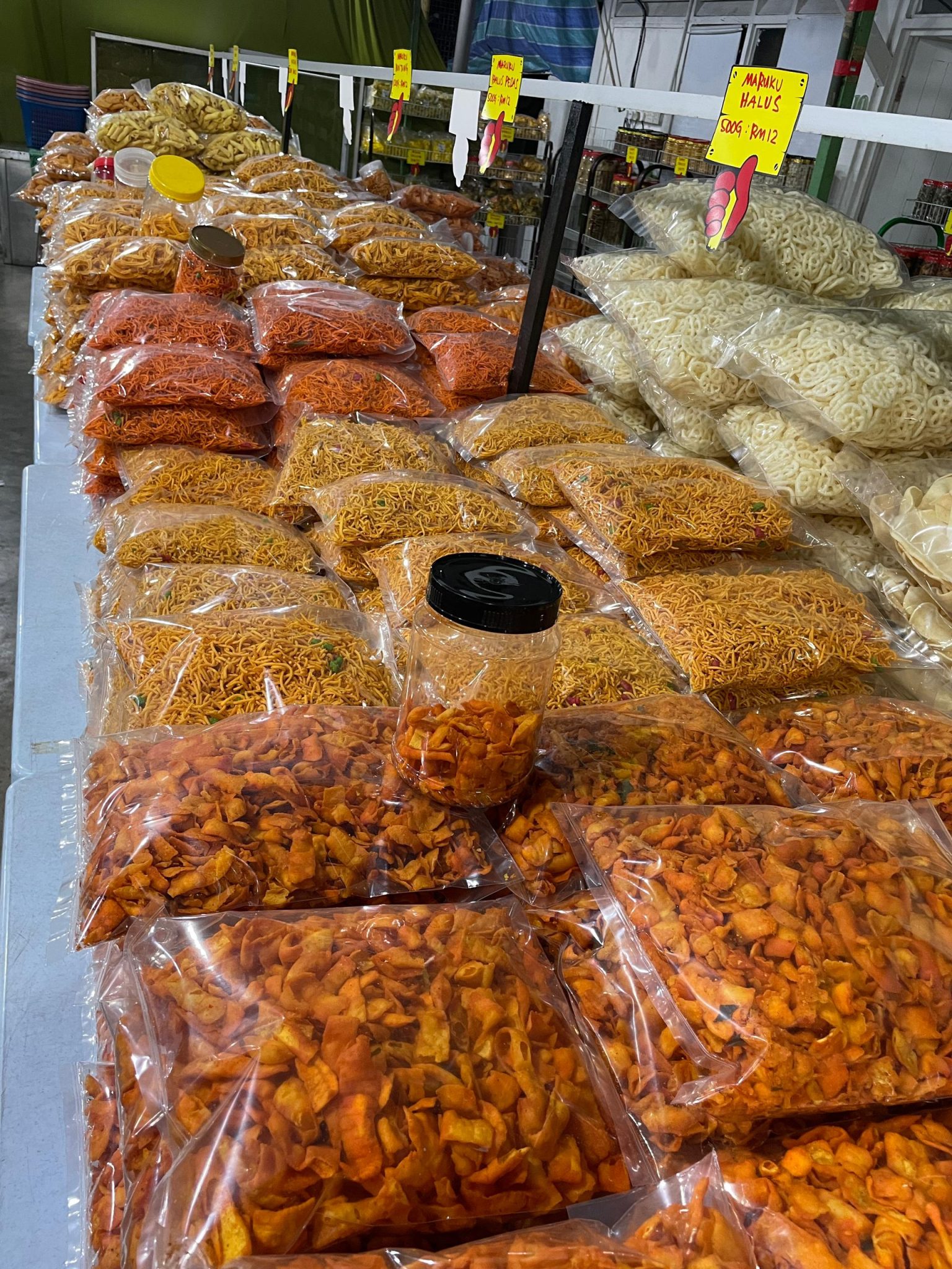 MEGA SNACK WAREHOUSE IN JB HAS OVER 60 VARIETIES OF SNACKS, FESTIVE ...