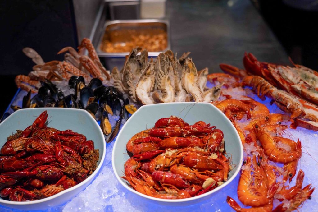 CHARA BRASSERIE: NEW SEAFOOD BUFFET AT MERCURE ICON SINGAPORE CITY ...