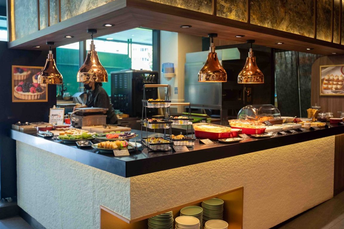 CHARA BRASSERIE: NEW SEAFOOD BUFFET AT MERCURE ICON SINGAPORE CITY ...