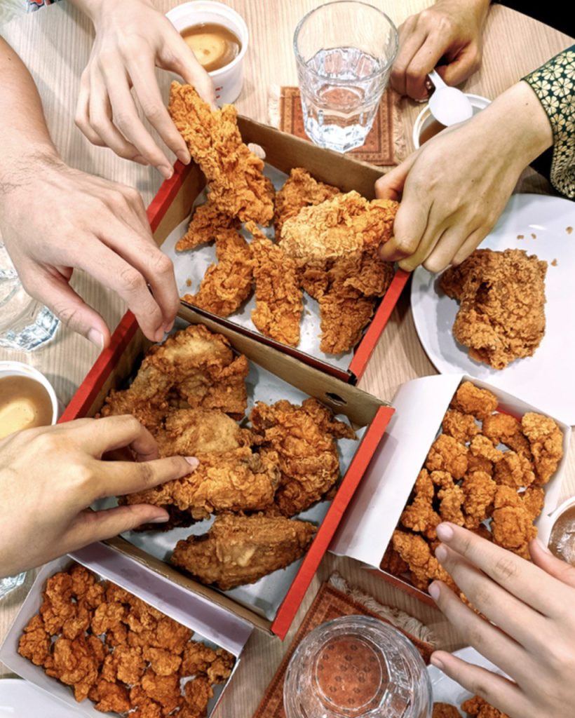KFC’S UNLIMITED FRIED CHICKEN BUFFET IS BACK WITH FREE FLOW FRIED ...