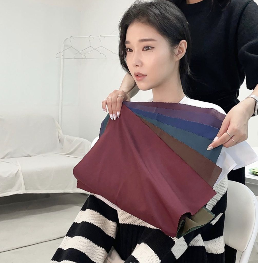 UNIQLO IS GIVING AWAY FREE JAPANESE BAKES, TOTE BAGS, PERSONAL COLOUR ...