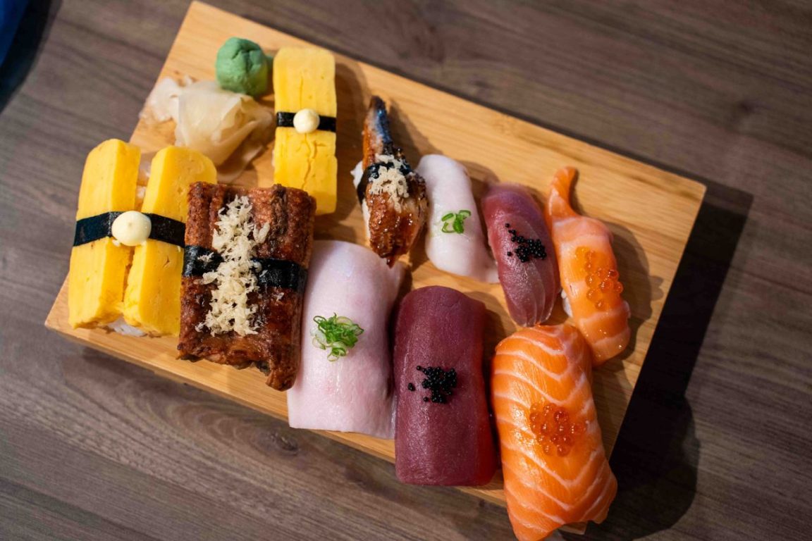 JUMBO-SIZED XXL SUSHI PLATTERS WITH SUSHI AS BIG AS THE PALM OF YOUR ...