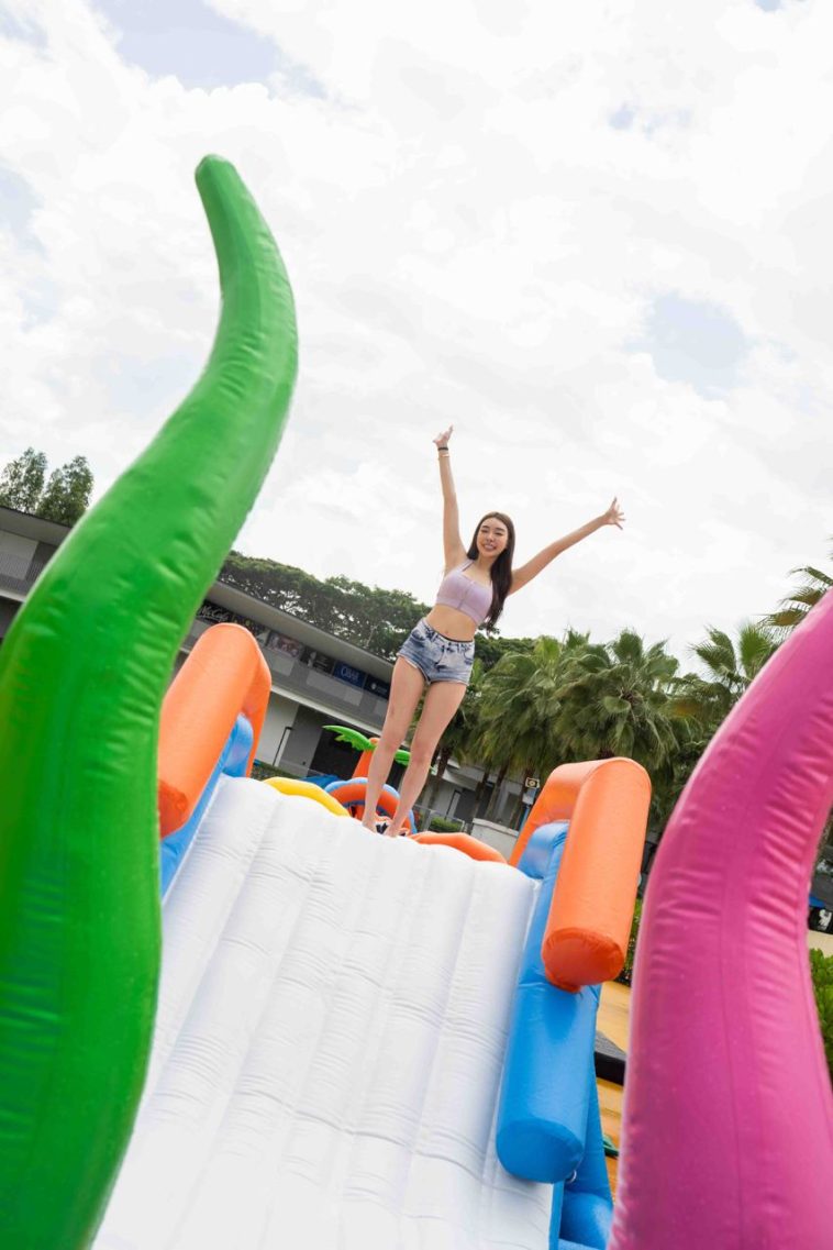 MEGA 85-METRE UNDERWATER-THEMED INFLATABLE OBSTACLE COURSE, NEON ...