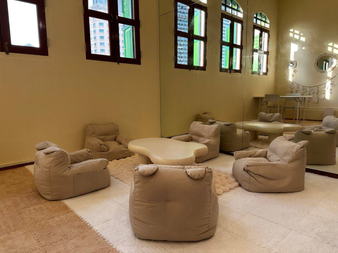 NEW 2-STOREY CAT CO-WORKING CAFÉ WITH GAMING CONSOLES, BOARD GAMES PLUS ...