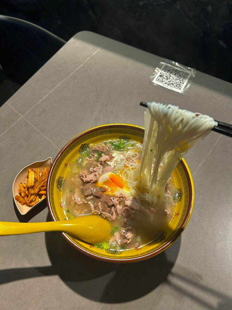 THIS RESTAURANT-BAR IN BUGIS OPENS TILL 12AM DAILY, WITH UNLIMITED NOODLE REFILLS & SIDE DISHES ...