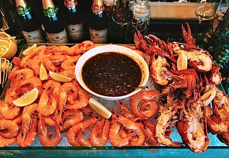 1-FOR-1 HALAL SEAFOOD BUFFET AT THE MALAYAN COUNCIL FULLERTON FROM $22. ...