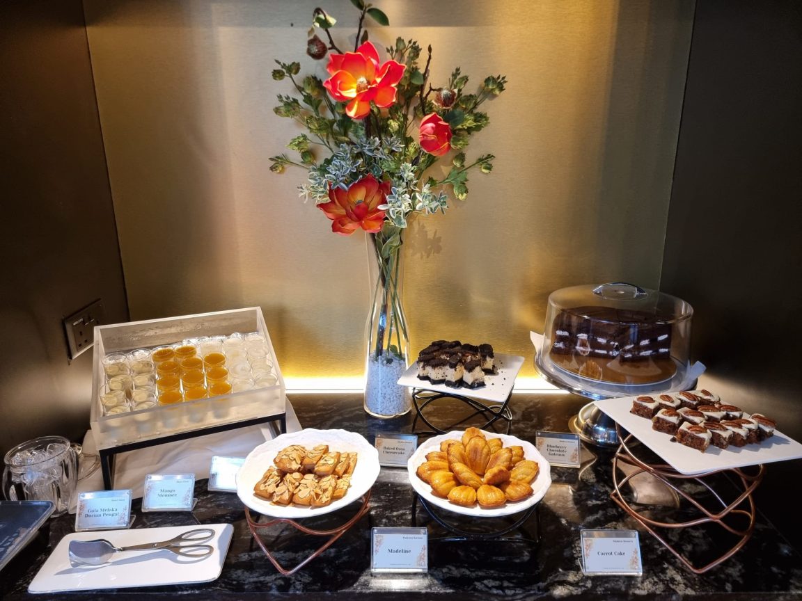 1-FOR-1 HALAL SEAFOOD BUFFET AT THE MALAYAN COUNCIL FULLERTON FROM $22. ...