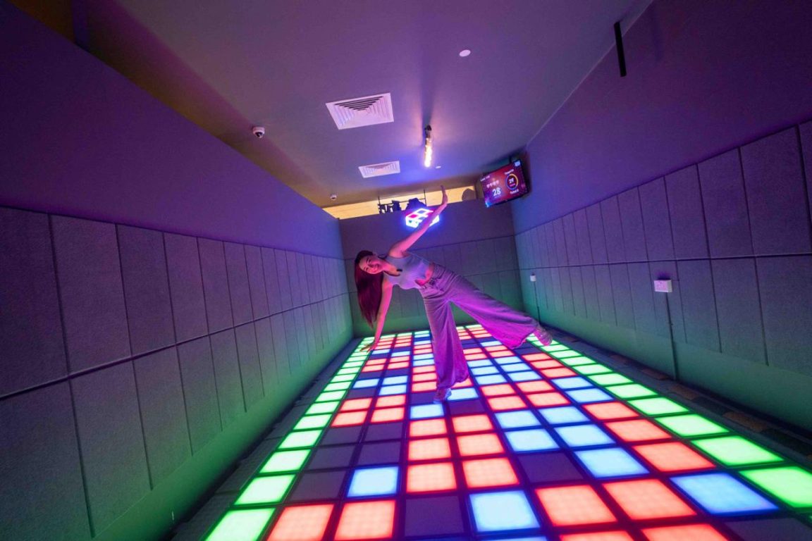 NEW MULTI-CONCEPT GAME LOUNGE IN SINGAPORE HAS THE VIRAL “FLOOR IS LAVA ...