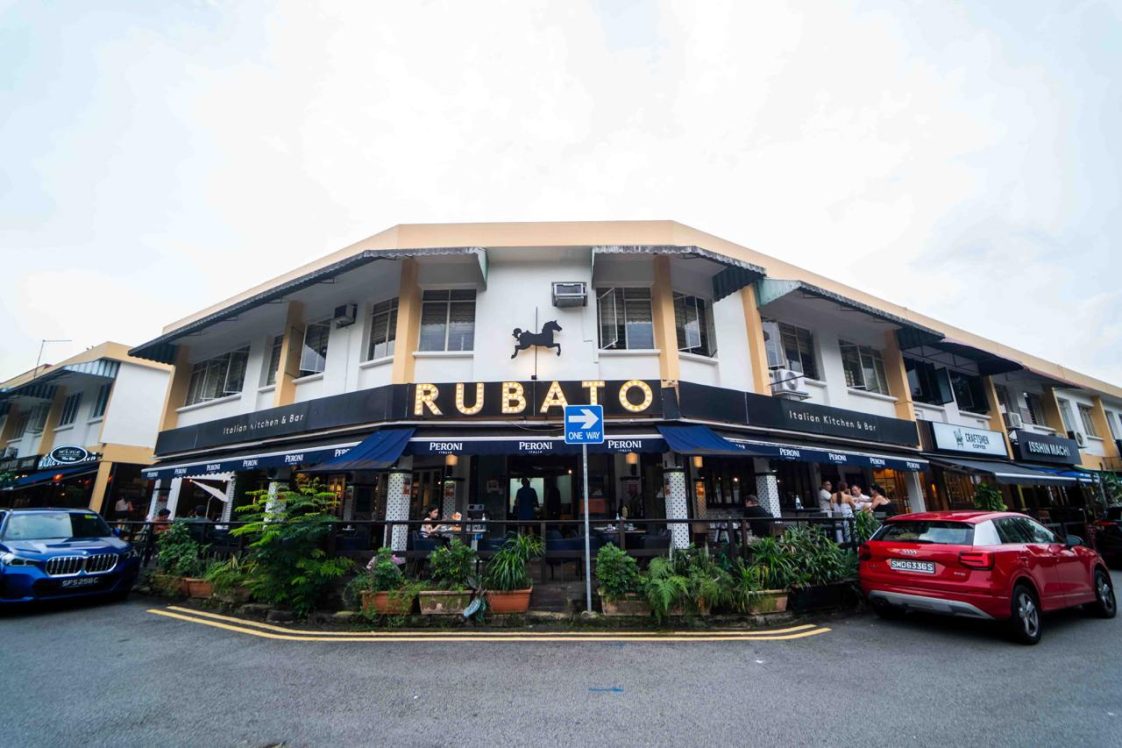 EXPLODING CHEESY PASTA “WATERFALL” SANDWICH AT THIS POPULAR ITALIAN ...