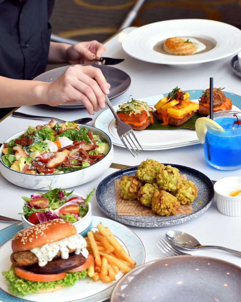 NEW HALAL WEEKEND SEAFOOD BUFFET WITH LIVE ROTI PRATA STATION, DIY MUAH ...