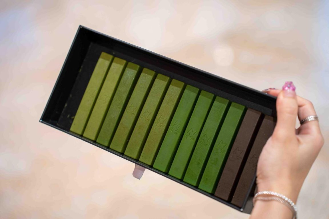 GET THE VIRAL “OMBRÉ” MATCHA CHOCOLATE BAR AT THIS MATCHA SPECIALTY ...