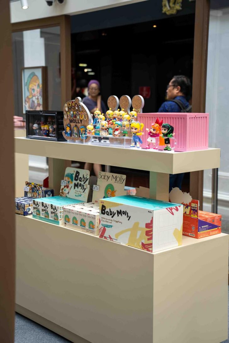 MOLLY POP-UP IN SINGAPORE WITH FREE MOLLY TOTE BAGS, LIFE-SIZED 1.8 ...