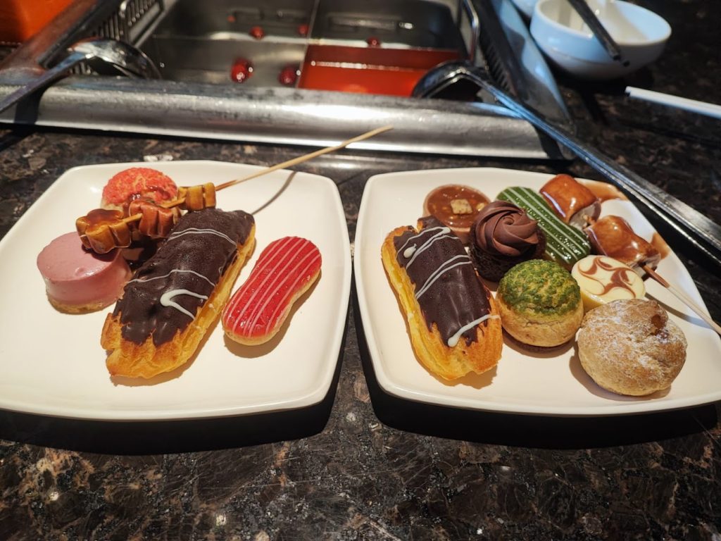 FREE DESSERT BAR BUFFET WITH UNLIMITED CHOCOLATE FOUNTAIN, MACARONS ...