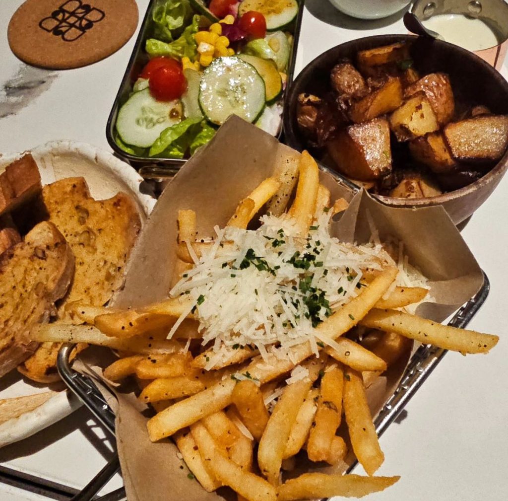 UNLIMITED WAGYU STEAK BUFFET WITH FREE FLOW TRUFFLE FRIES, GARLIC BREAD ...