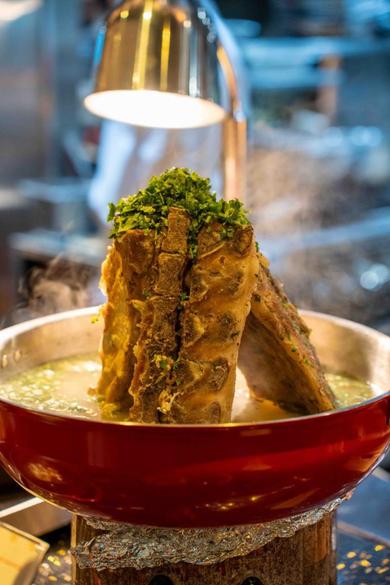 1-FOR-1 BANGKOK-INSPIRED SEAFOOD BUFFET AT M HOTEL HAS “VOLCANO” PORK ...