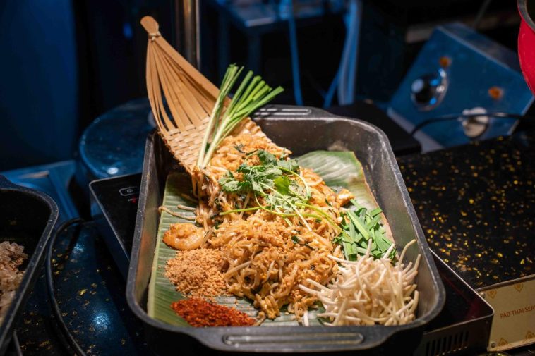 1-FOR-1 BANGKOK-INSPIRED SEAFOOD BUFFET AT M HOTEL HAS “VOLCANO” PORK ...