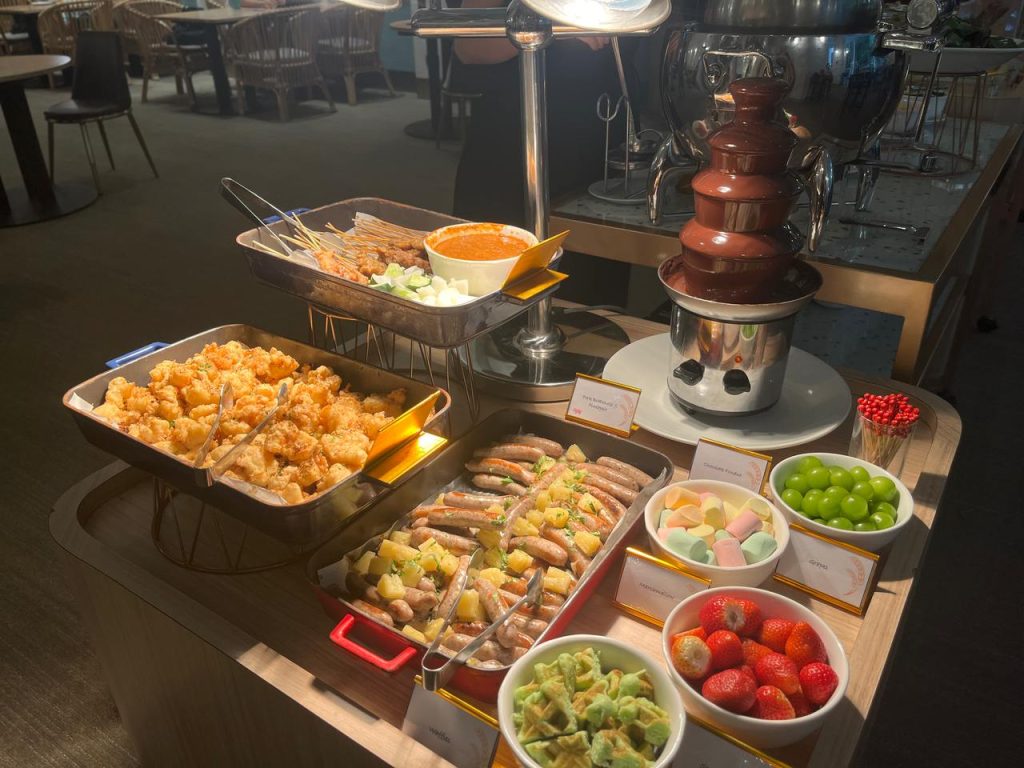 NEW $25++ PER PERSON “COCKTAIL” BUFFET AT FURAMA RIVERFRONT WITH ...