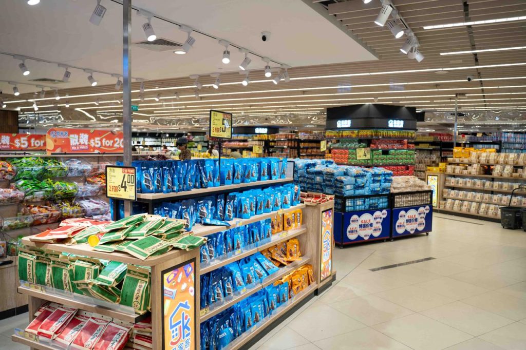 NEW SCARLETT SUPERMARKET OUTLET AT WESTGATE HAS FIRST-EVER LIVE SEAFOOD FROM $2.80, HAIRY CRABS ...