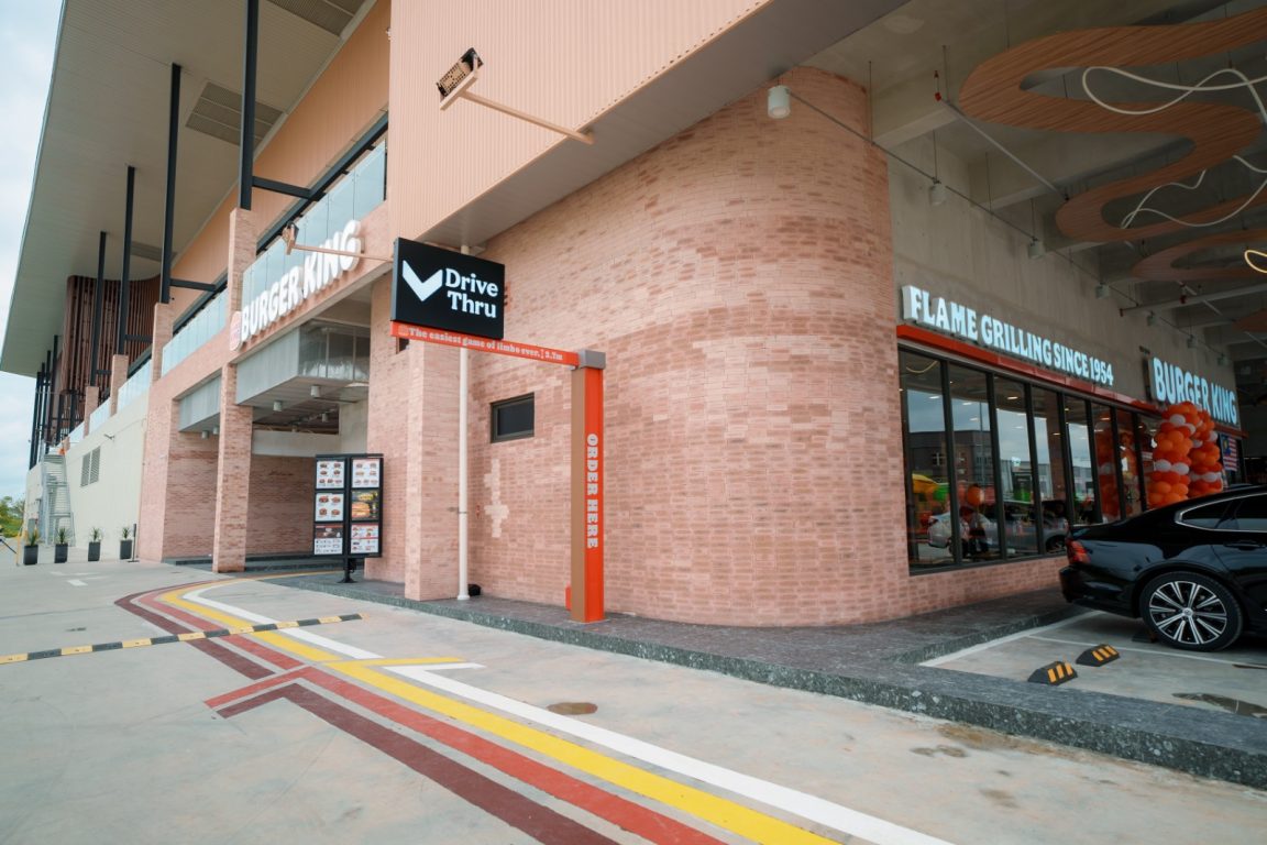NEW 3-STOREY LIFESTYLE MALL, THE COMMUNE, IN JOHOR WITH CHAGEE DRIVE ...